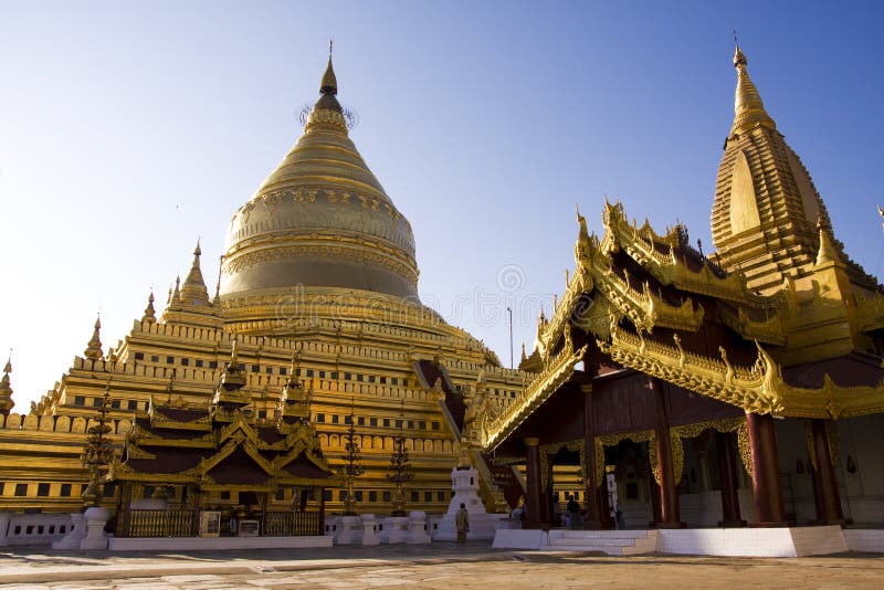 Shwezigon Bagoda - Bagan stock image. Image of background - 15034099