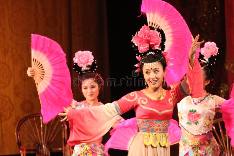 Traditional Malay Dance editorial photo. Image of malaysia - 27796551