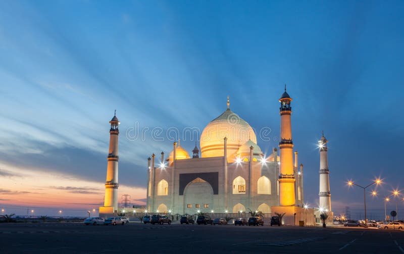 Siddiqa Fatima Zahra Mosque in Kuwait Stock Photo - Image of mahal ...