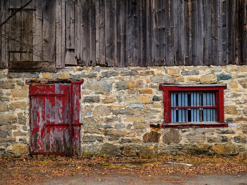 Old stone barn stock photo. Image of door, farmland, farm - 32707148