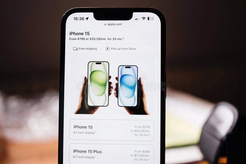 Side-by-Side Comparison: IPhone 15 Vs. IPhone 15 Plus on Apple Inc. S ...