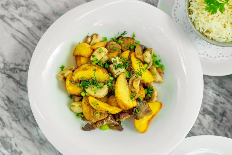 Side Dishes for the Main Course,fried Potatoes with Mushrooms ...