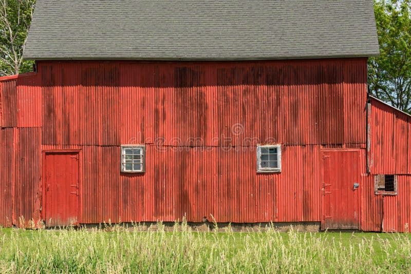 Side of old red barn stock photo. Image of blue, scene - 222362394