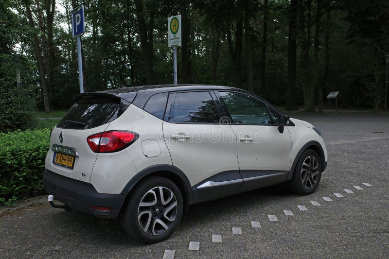 The Side of a Renault Captur Editorial Image - Image of vehicle, engine ...
