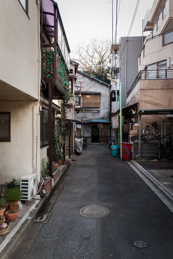 Side street in Tokyo editorial photography. Image of asia - 70149567