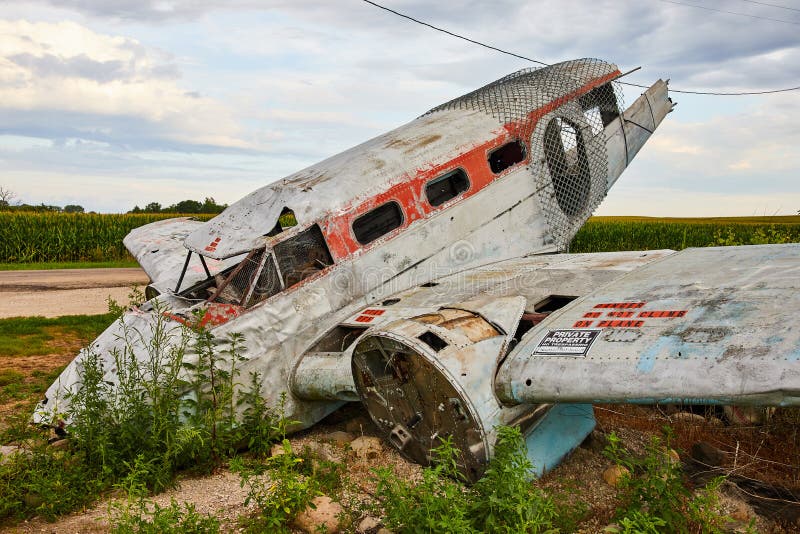Side View of Abandoned Destroyed Airplane Resting in Field Editorial ...