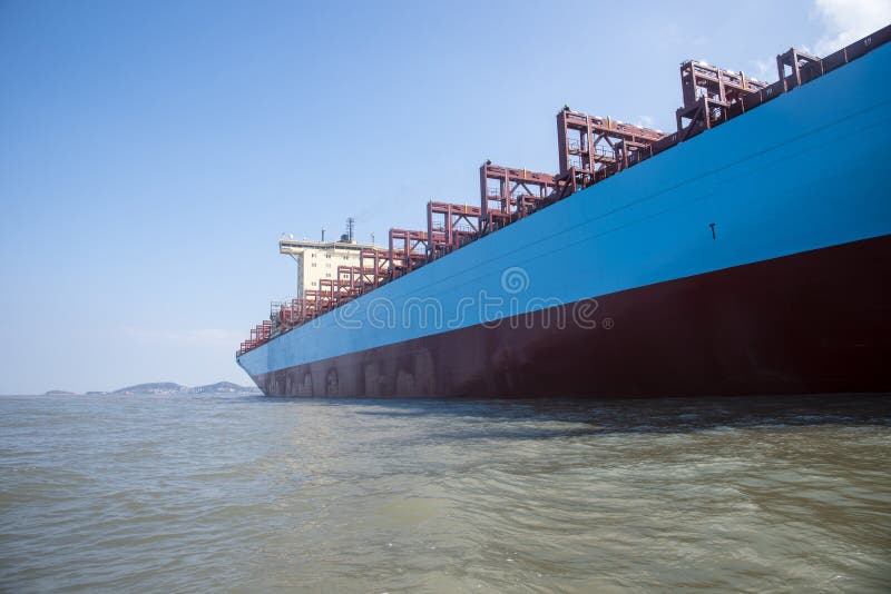 994 Container Ship Side View Stock Photos - Free & Royalty-Free Stock ...