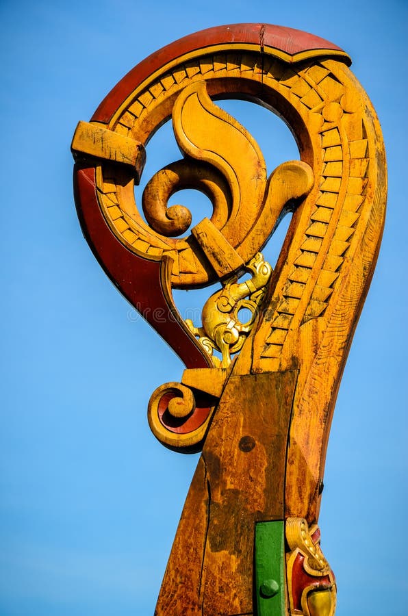 Side View of a Carved Tail Figure on a Replica Viking Ship Stock Photo ...