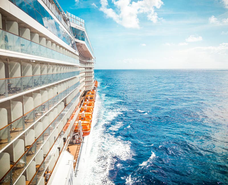 Side View of Cruise Ship on the Blue Sky Background with Copy Space ...