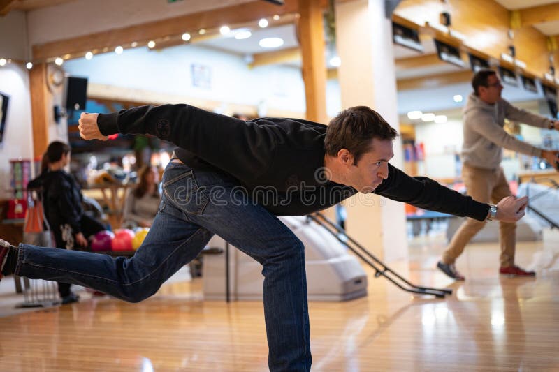 Side View of the Effort Face and Throwing Technique of the Bowling Ball ...
