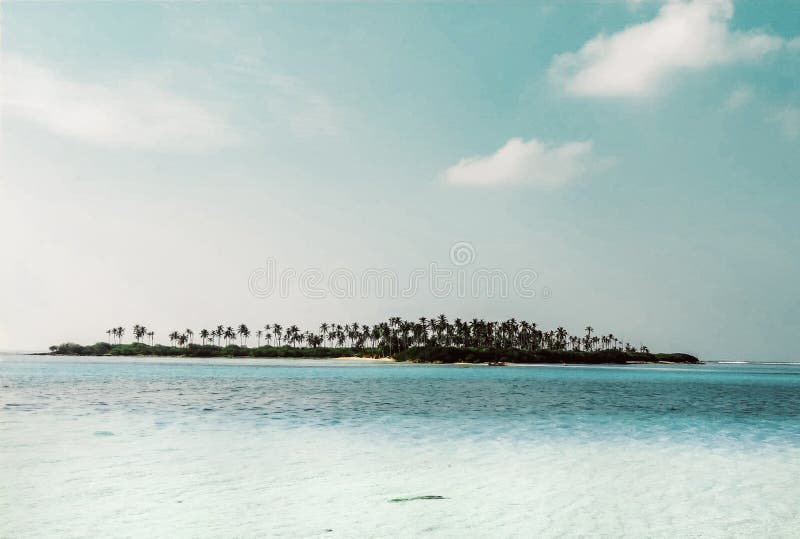 Side View of the Kalippitty Island, Lakshadweep Stock Photo - Image of ...