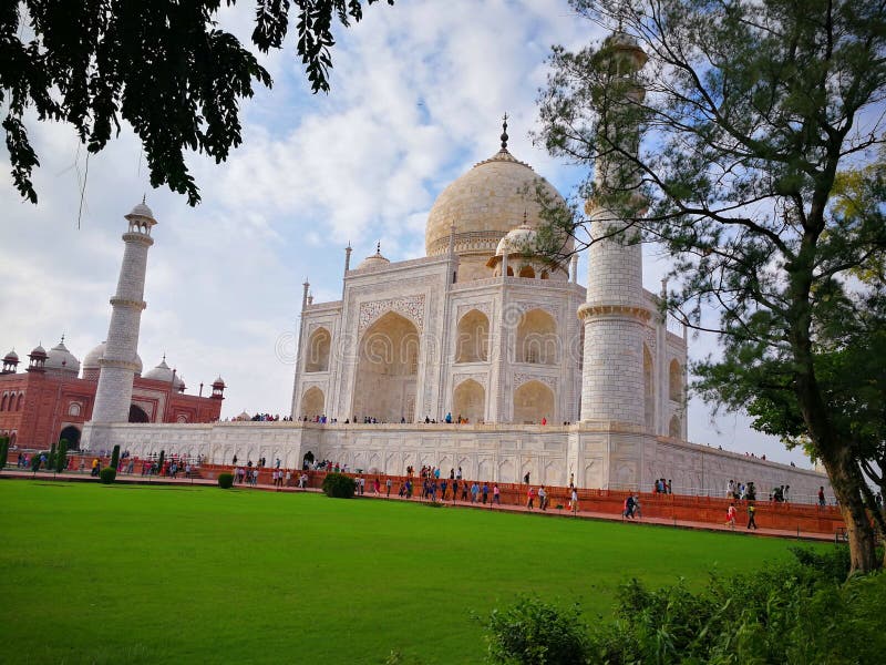 Taj Mahal Side View With Blue Sky And Marble Detail In Agra, India ...