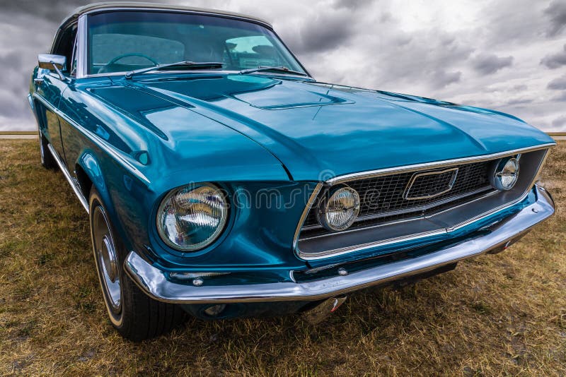 Side View of a Tough American Muscle Car. Editorial Image - Image of ...