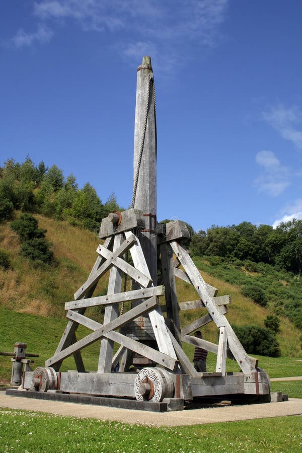 Trebuchet At Urquhart Castle. Stock Photo - Image of balls, castles ...