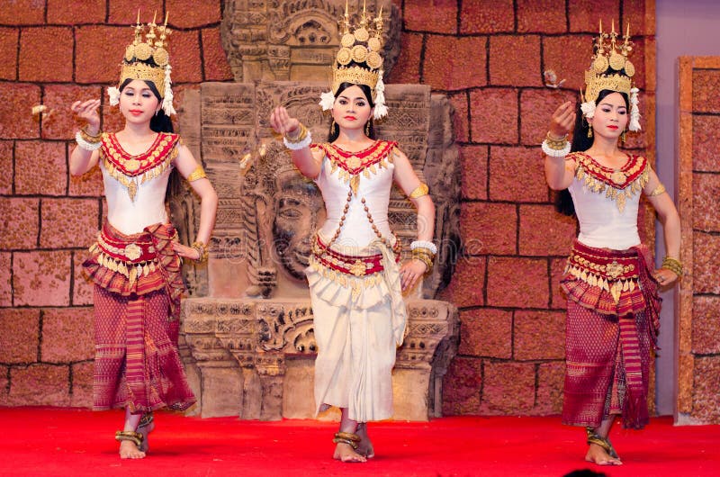 Bagan Dance, Myanmar editorial image. Image of dance - 24329195