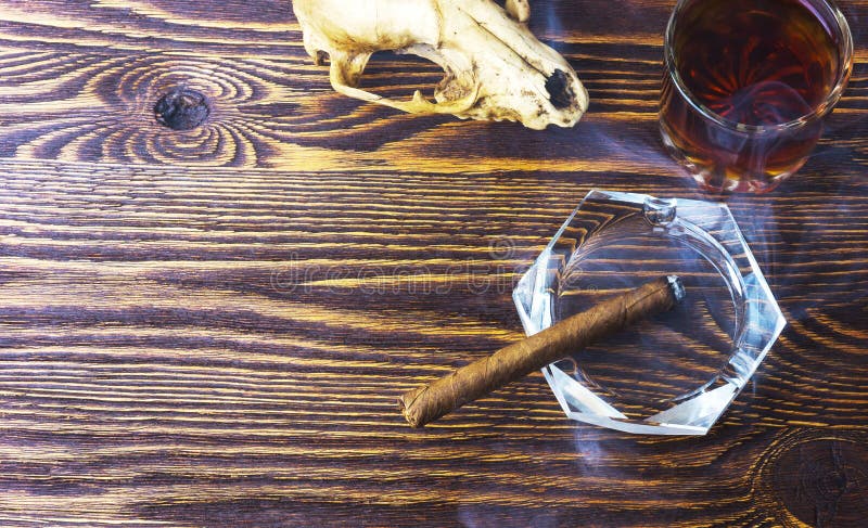 De Rook En De Pijp Van De Sigaar Stock Afbeelding - Image of roken ...