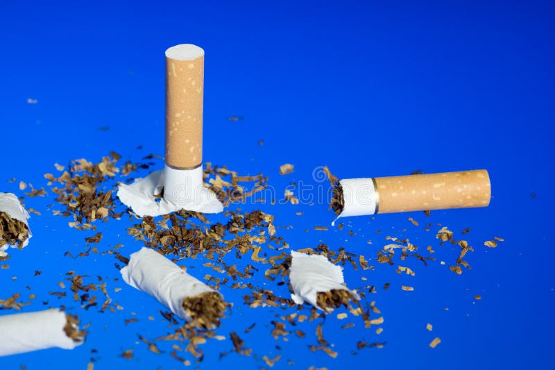 Sigarette foto de archivo. Imagen de aislado, malsano - 13511132