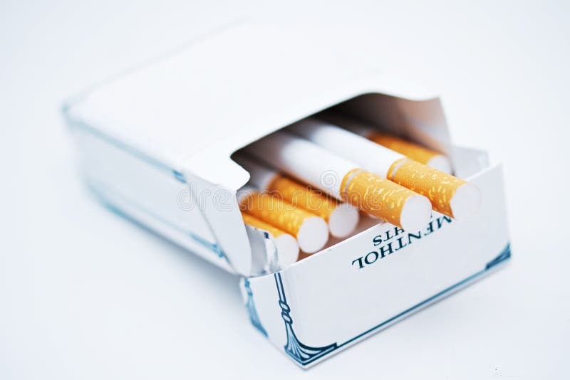 Tubi Della Sigaretta E Tabacco Del Mentolo Fotografia Stock - Immagine ...