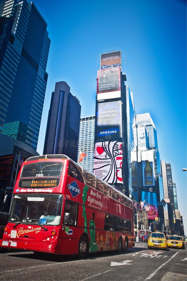 Sightseeing Bus - Times Square Editorial Photography - Image of 42nd ...