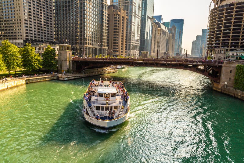 Sightseeing Cruise at Chicago River Editorial Image - Image of ...