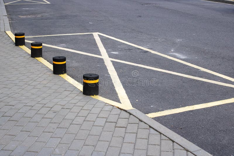 Sign on the Asphalt with No Parking Stock Image - Image of black ...