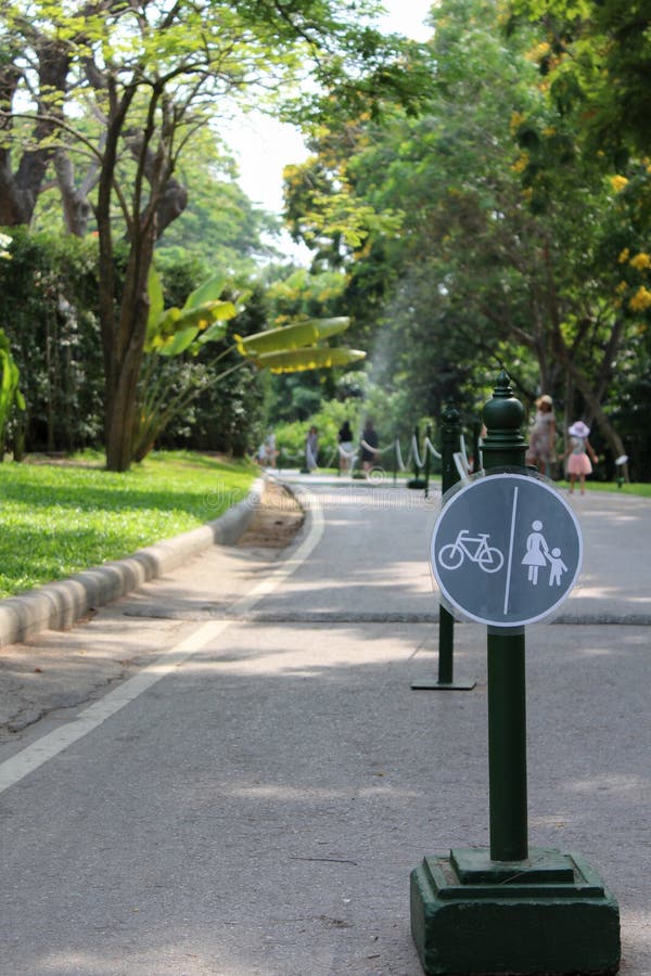 Sign for bicycle stock image. Image of pedestrian, roadsign - 40915185