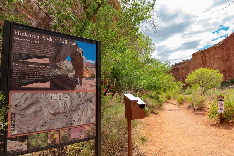 Sign of the Hickman Bridge Trailhead Editorial Photo - Image of bridge ...