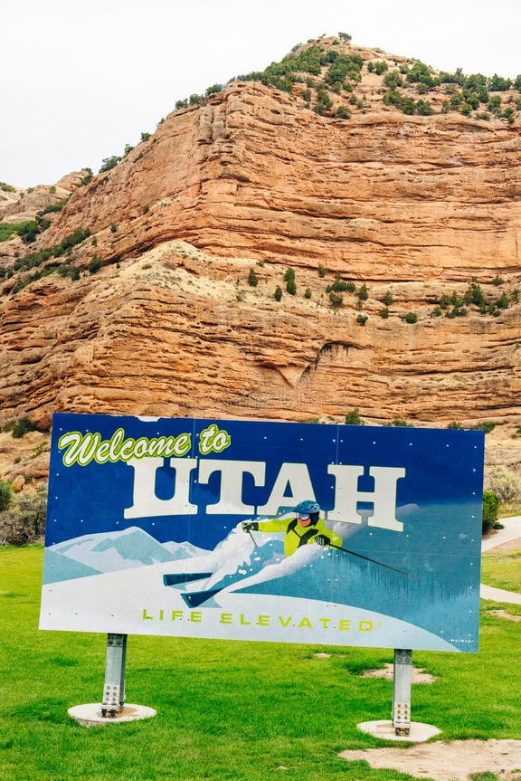 Sign of Utah in the Mountains. Border of the State of Utah Editorial ...