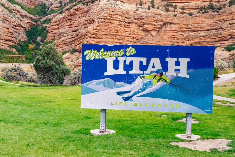 Sign of Utah in the Mountains. Border of the State of Utah Editorial ...