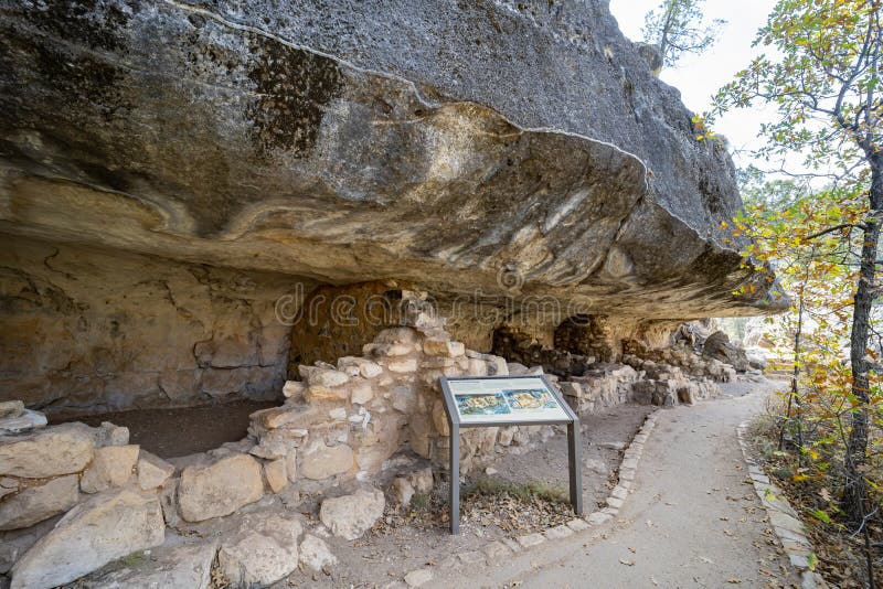 Sign of the Walnut Canyon National Monument Editorial Photo - Image of ...