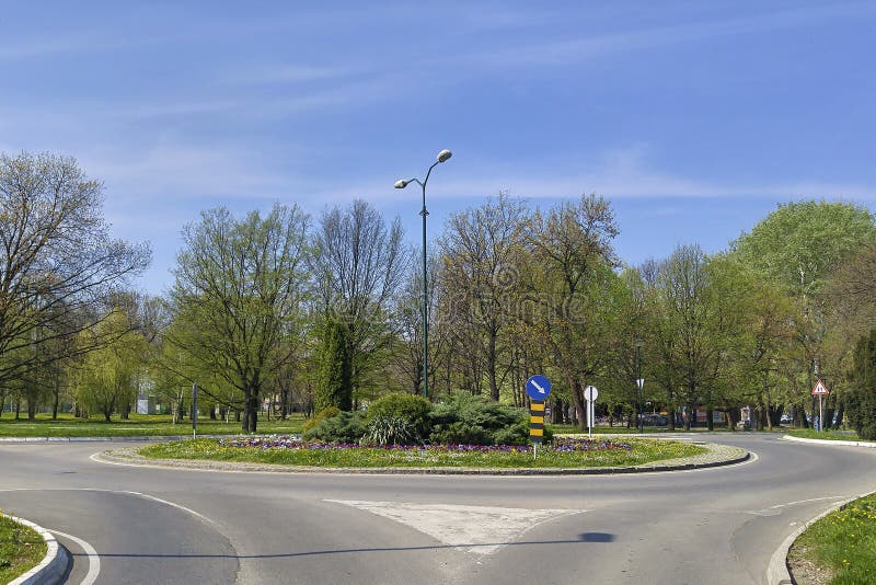 Signalisation Dans La Jonction De Rond Point Image stock - Image du ...