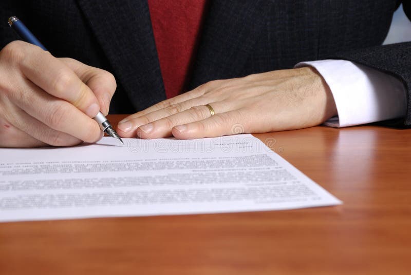 Signer un contrat. image stock. Image of stylo, finances - 3276527