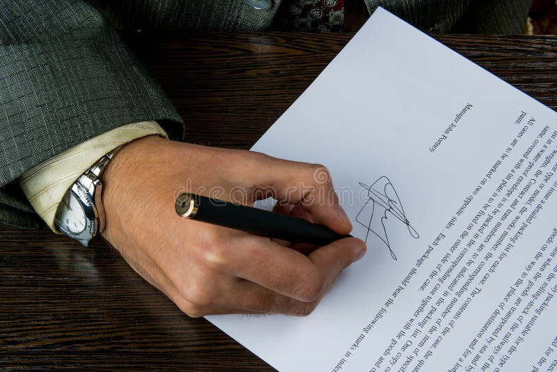 Signature D'un Contrat D'affaires Image stock - Image du document ...