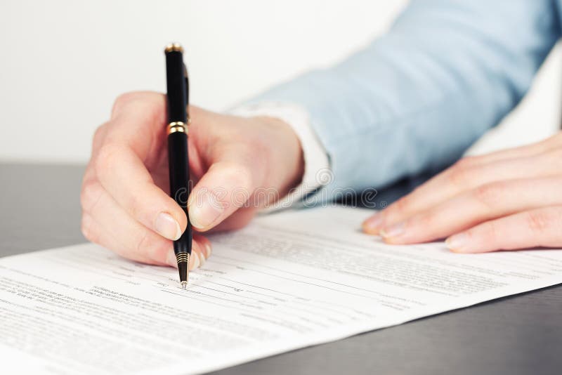 Contrat de signature photo stock. Image du affaires - 146034230