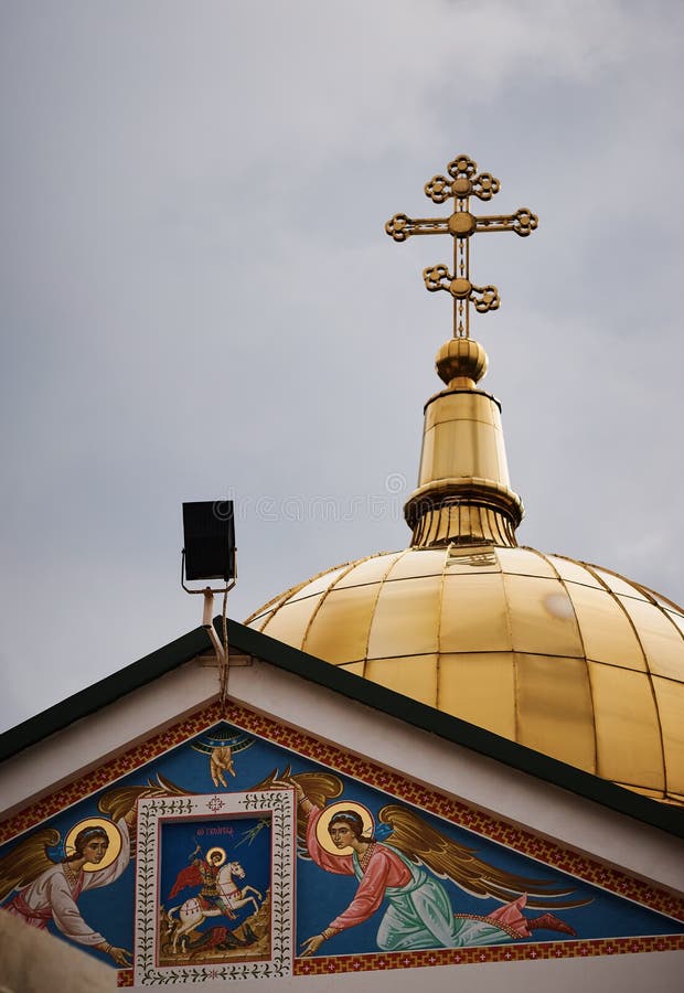 Signe d'une croix photo stock. Image du fond, ciel, wooden - 143044972
