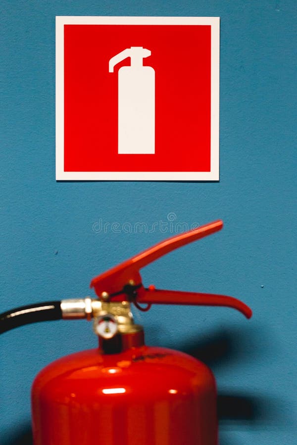 Signe De Point D'extincteur Image stock - Image of boyau, extincteur ...
