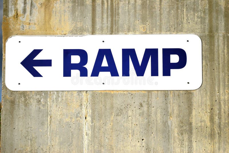 Signe de rampe. image stock. Image du avertissement, rampe - 24707151
