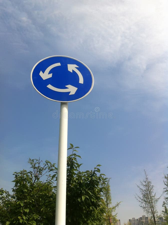 Signe de rond point image stock. Image du ligne, identification - 43767287