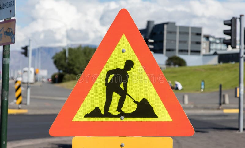Signe De Travaux Routiers, Jaune Lumineux Image stock - Image du signe ...