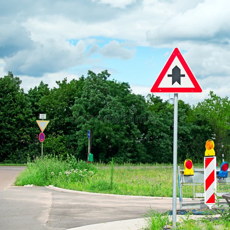 Signes de route photo stock. Image du restriction, signalisation - 27650076