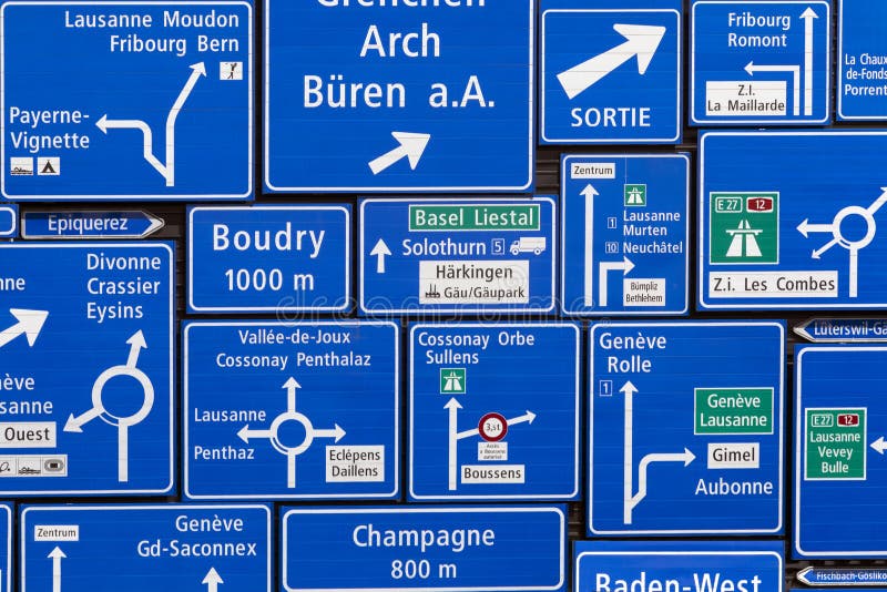Signes de route suisses image stock. Image du luzerne - 93762699