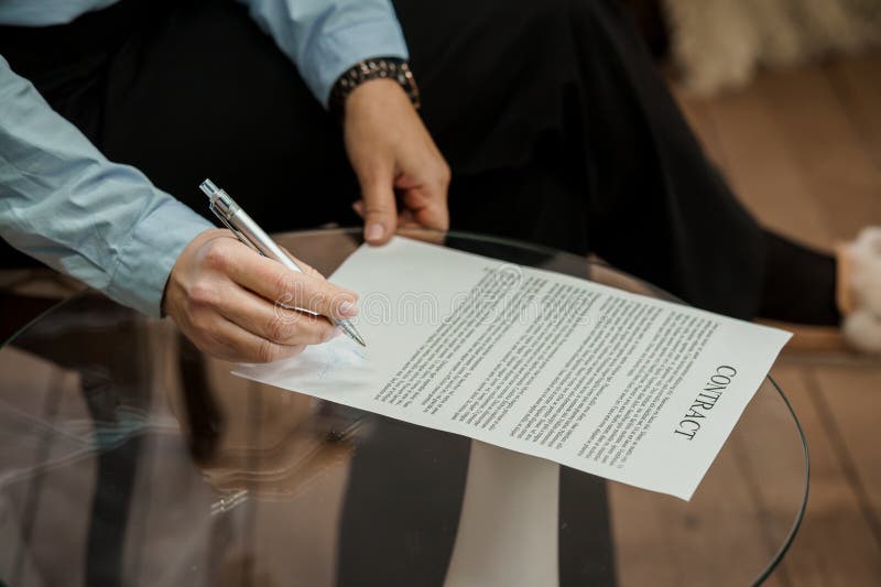 Signing Contract Key Moment Professional Agreement Stock Photos - Free ...