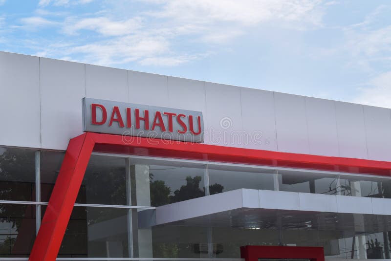 Signo De Daihatsu. Logo De Daihatsu En El Edificio Fotografía editorial ...