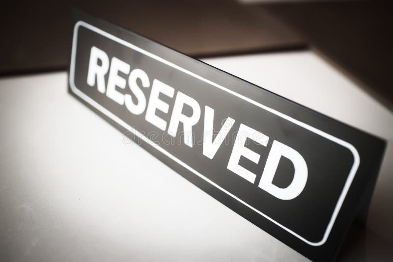 Signo Reservado Negro En El Restaurante Imagen de archivo - Imagen de ...
