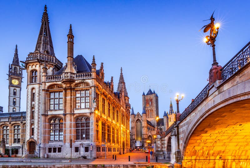 Signore, Torre Delle Fiandre, Belgio - Di Belfort E Gralesi Alla Notte ...