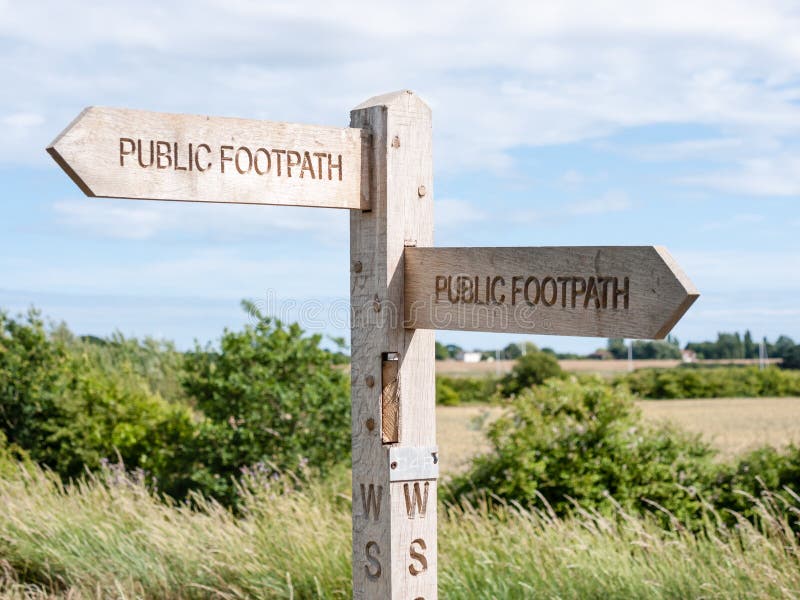 Signpost on a Public Footpath Stock Image - Image of path, park: 88178737