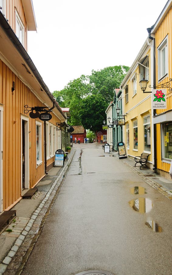 Sigtuna redaktionelles foto. Bild von speicher, markierungsfahnen ...