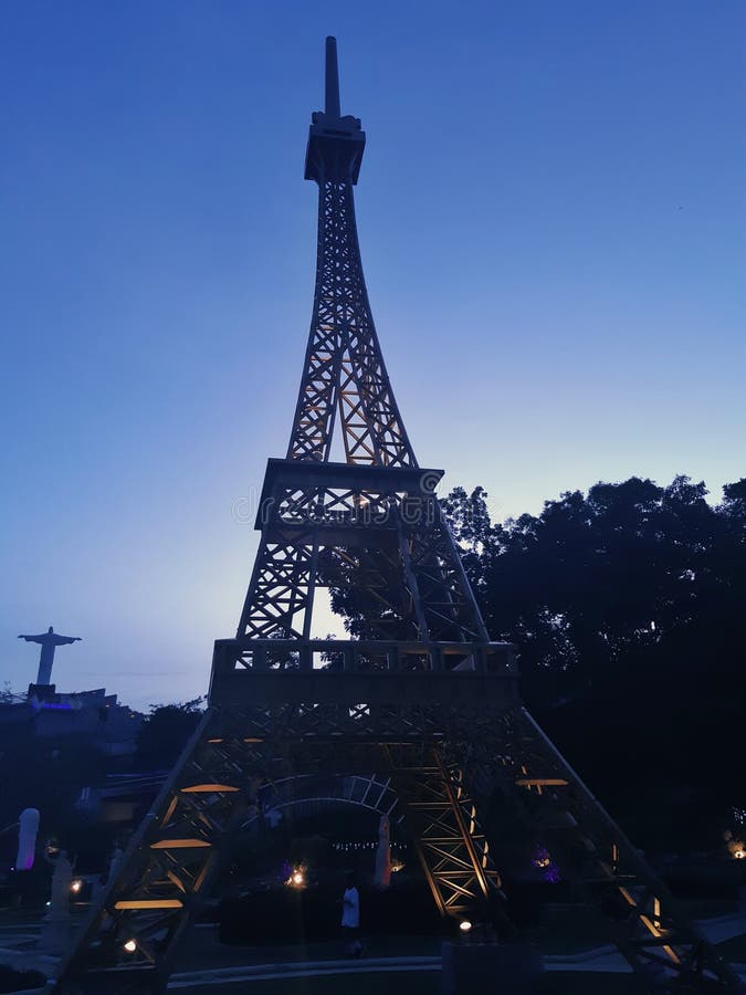 Sikatuna, Bohol Mirror of the World - Mini Eiffel Tower Early Evening ...