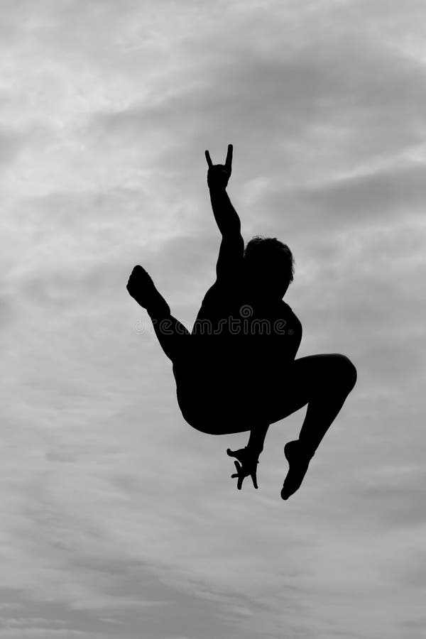 Silhouette De Tremplin En Ciel Image stock - Image du isolement, fille ...