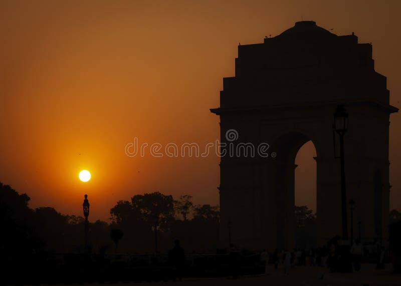 Silhouette of India Gate New during Sunset, at New Delhi Stock Photo ...